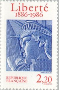 Stamp: Statue of Liberty (France) (Monuments) Yt:FR 2421,Mi:FR 2554,Sn ...
