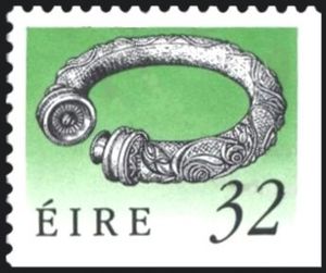 Stamp: Broighter Collar (1st Century BC) - perf 13x13½ (Ireland(Irish ...