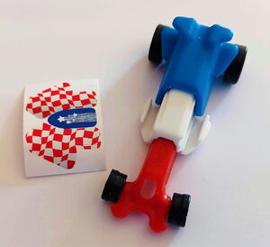 Meal Toy: Dragster with flag (Kinder Surprise, Europe(Kinder ...