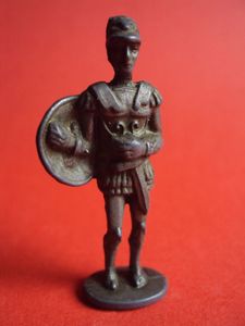 Meal Toy: Hoplite c. 400 B.C. / iron (Kinder Surprise, Italy) (Kinder ...