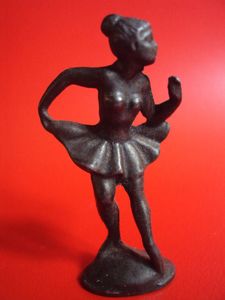 Meal Toy: Ballet Dancer (3) / bronze (Kinder Surprise, Italy(Kinder ...