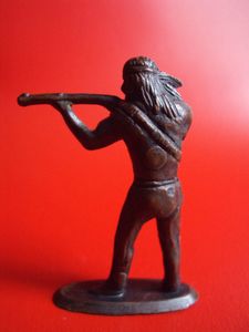 Meal Toy: Geronimo (variant) / bronze (Kinder Surprise, Italy(Kinder ...