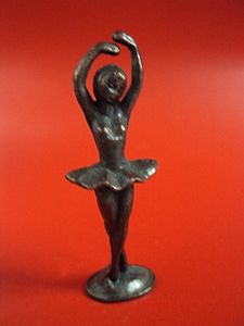 Meal Toy: Ballet Dancer 4 / bronze (Kinder Surprise, Italy(Kinder ...