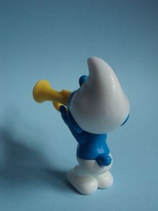 Brindes Infantis: Trumpet Smurf (Surpresa do Kinder Ovo, Europa ...