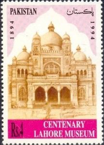 Stamp: Centenary of Lahore Museum (PakistanMi:PK 919,Sn:PK 824,Yt:PK ...
