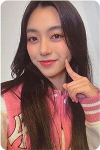 K-Pop Merch Item: Universe ticket album photocard profile ver (SURVIVAL ...