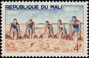 Stamp: Group Fishing with Large Net (Mali(River Fishing) Mi:ML 126,Sn ...