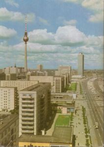 Tarjeta Postal: View of the TV and VHF tower of Deutsche Post Berlin ...