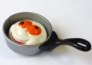 Meal Toy: Frying pan (Kinder Surprise, Germany, Federal Republic(Kinder ...