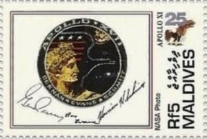 Stamp: Apollo 17 patch, signatures of crew (Maldives(First Manned Moon ...