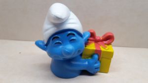 Juguete de comida: Smurf with present (Aperitivos, Bélgica(The Smurfs ...