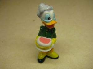 Meal Toy: Grandma Duck (Kinder Surprise, Europe) (Paperino) Col:ZAI ...