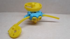 Meal Toy: Yellow launcher (Kinder Surprise, Europe) (Kinder - Launchers ...
