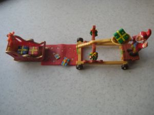 Meal Toy: Sledge and catapult (Kinder Surprise, Europe(Maxi - Christmas ...