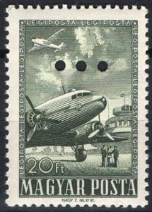 Briefmarke: Douglas DC3, triple punching (Ungarn(Modern Technology) Mi ...