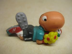 Meal Toy: als Rasenkuschler (Kinder Surprise, Germany, Federal Republic ...