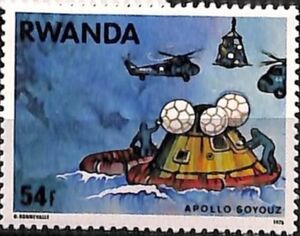 Stamp: Splashdown of Apollo module (Rwanda(Apollo - Soyuz) Mi:RW 842A ...