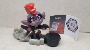 Meal Toy: Queen Barb (Kinder Surprise, Europe) (Kinder - Trolls World ...