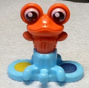 Meal Toy: Red frog (Kinder Surprise, Europe(Kinder - Mixart - Frog ...