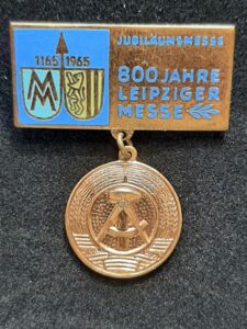 Pin de solapa: 800 Jahre Leipziger Messe (Alemania, República ...