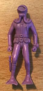 Meal Toy: Diver (Non-Food, Europe(Tintin and the lake of Sharks) Col ...