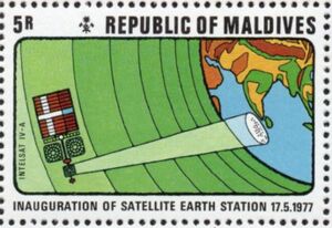 Stamp: Intelsat IV over map (Maldives(Satellite Earth Station) Mi:MV 701
