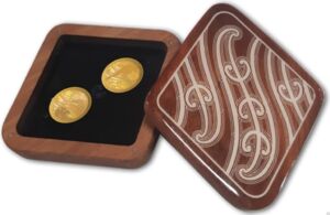 Coin: 10 Dollars (Maui raua ko Irawaru - Hinauri and Irawaru) (New ...
