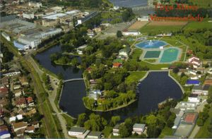 Postcard: Tg-Mures/Marosvásárhely. The "Week-end" leisure centre ...